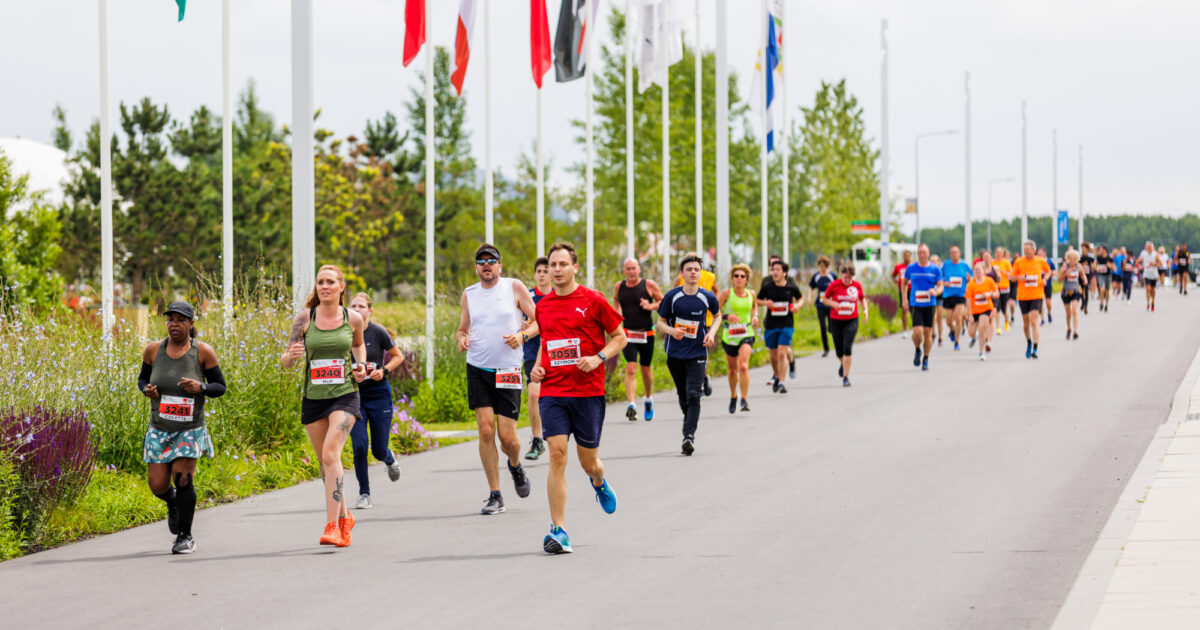 Hardlopen.nl - Yanmar Almere City Run: mix van feestelijk stads en…